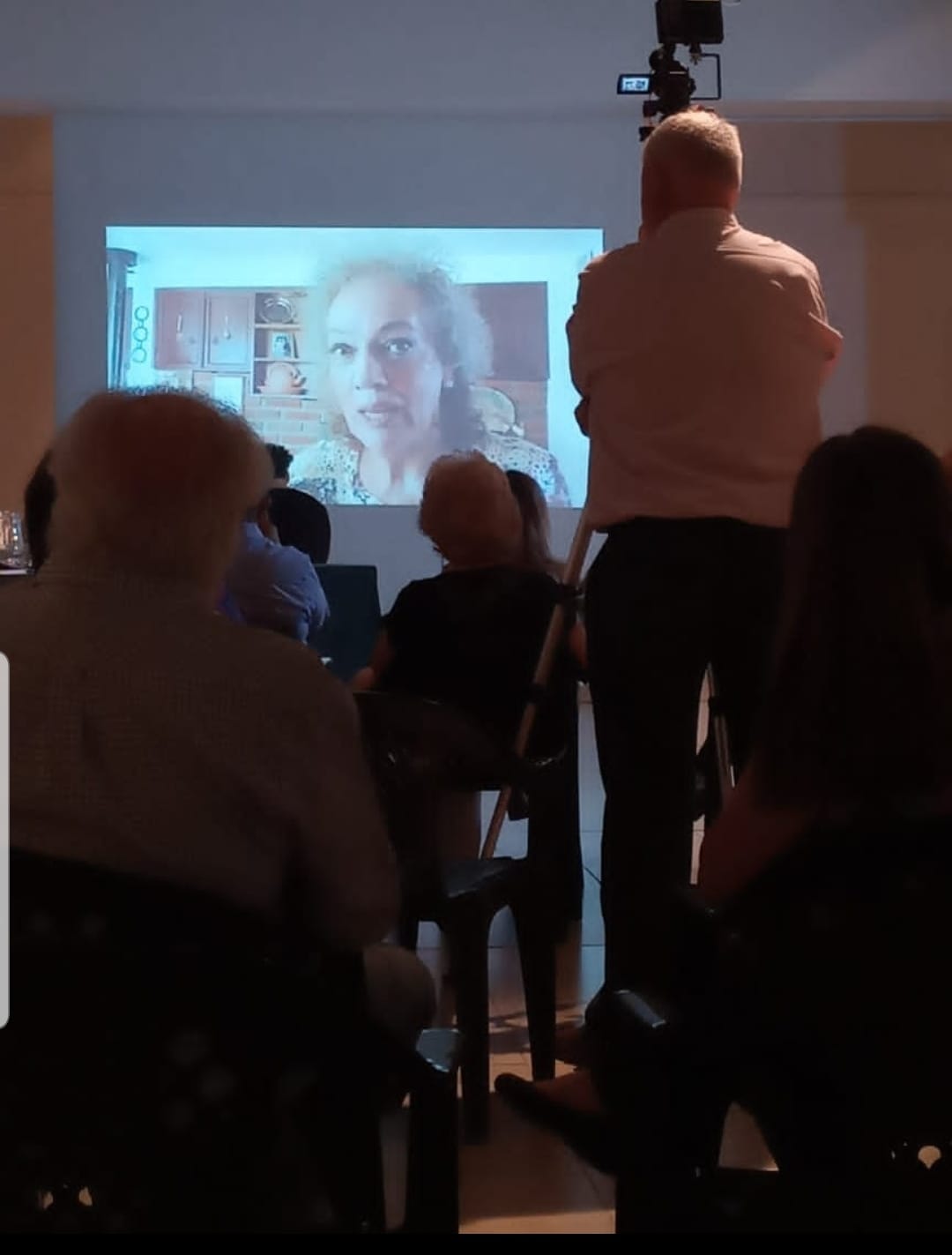 El Todo Supera a las Partes